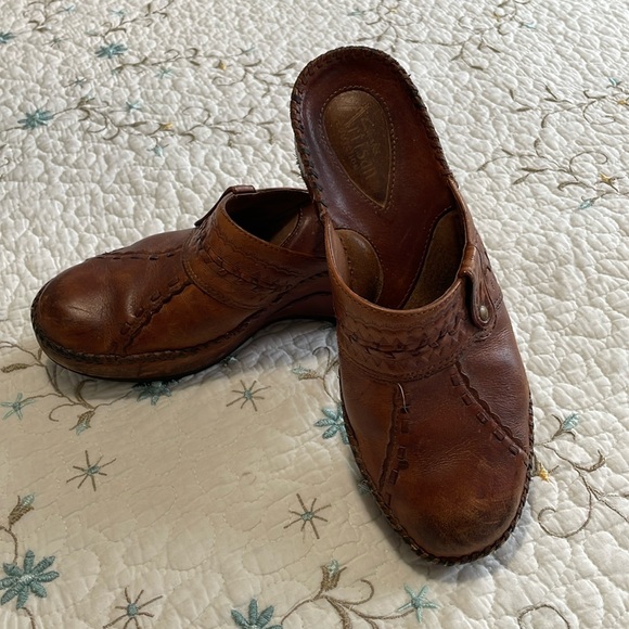 Clarks | Shoes | Clarks Artisan Collection Slip On Clogs | Poshmark